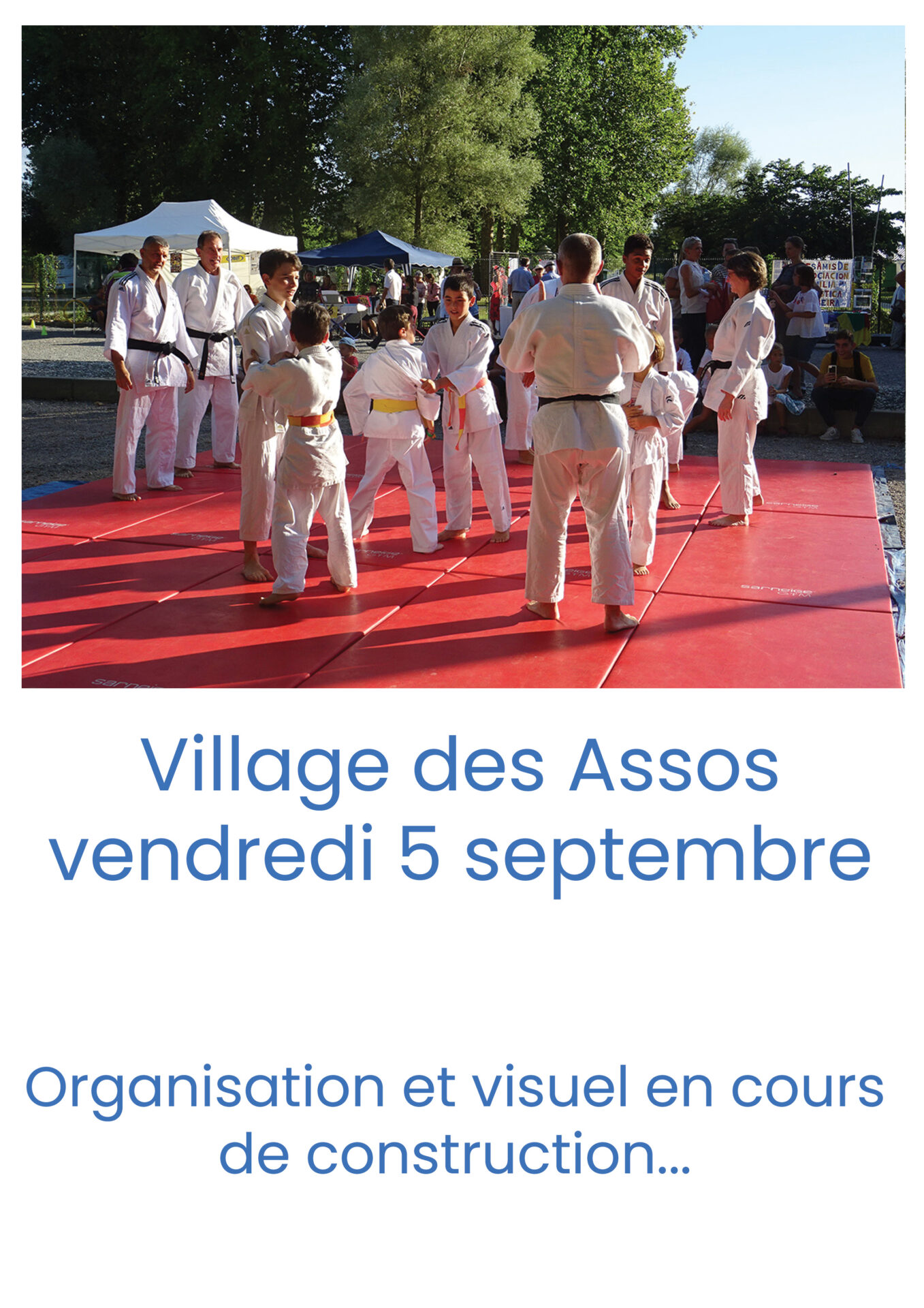 village des assos - Chaniers, au bord du fleuve en Charente-Maritime (17)